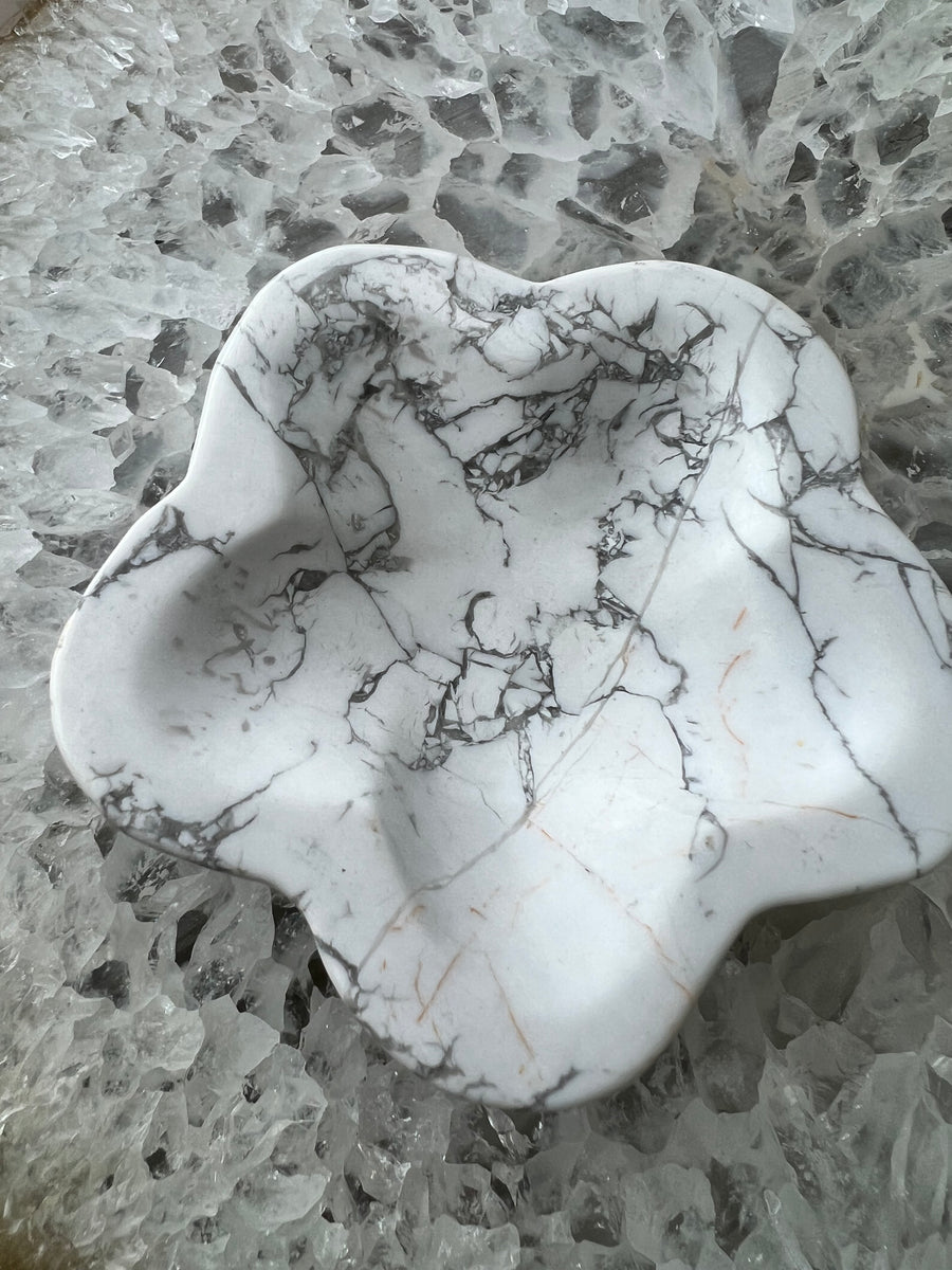 Howlite Flower Bowl – Earth Elements NZ