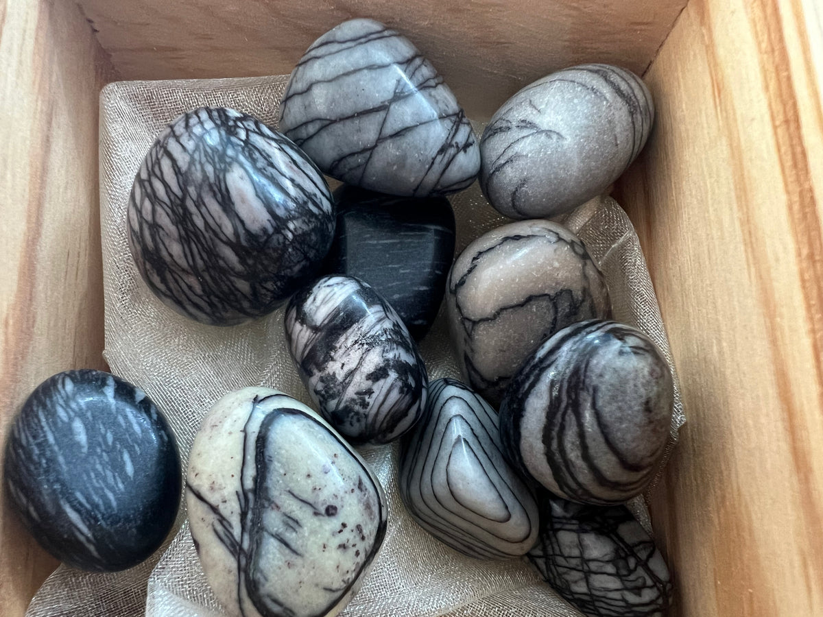 Net Jasper Tumble – Earth Elements NZ